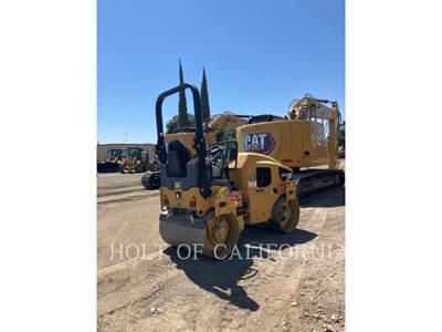 2019 Caterpillar CB24B Tandem Vibratory Roller Compactor For Sale, 488 ...