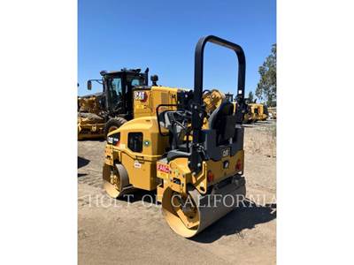 2019 Caterpillar CB24B Tandem Vibratory Roller Compactor For Sale, 488 ...