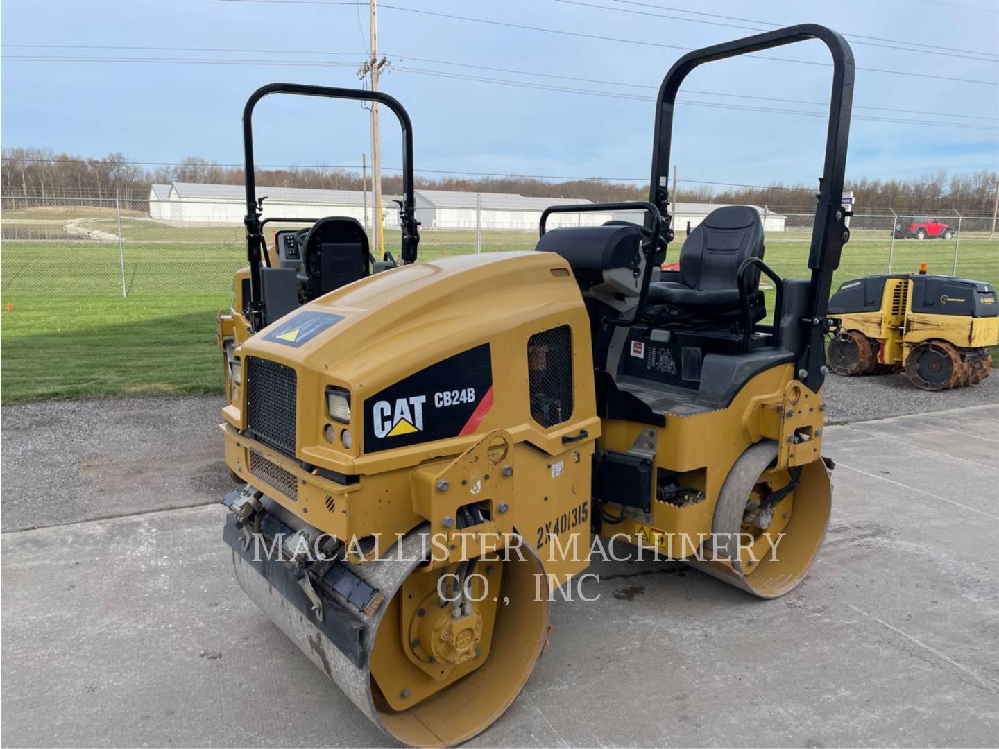 2018 Caterpillar CB24B Tandem Vibratory Roller Compactor For Sale ...