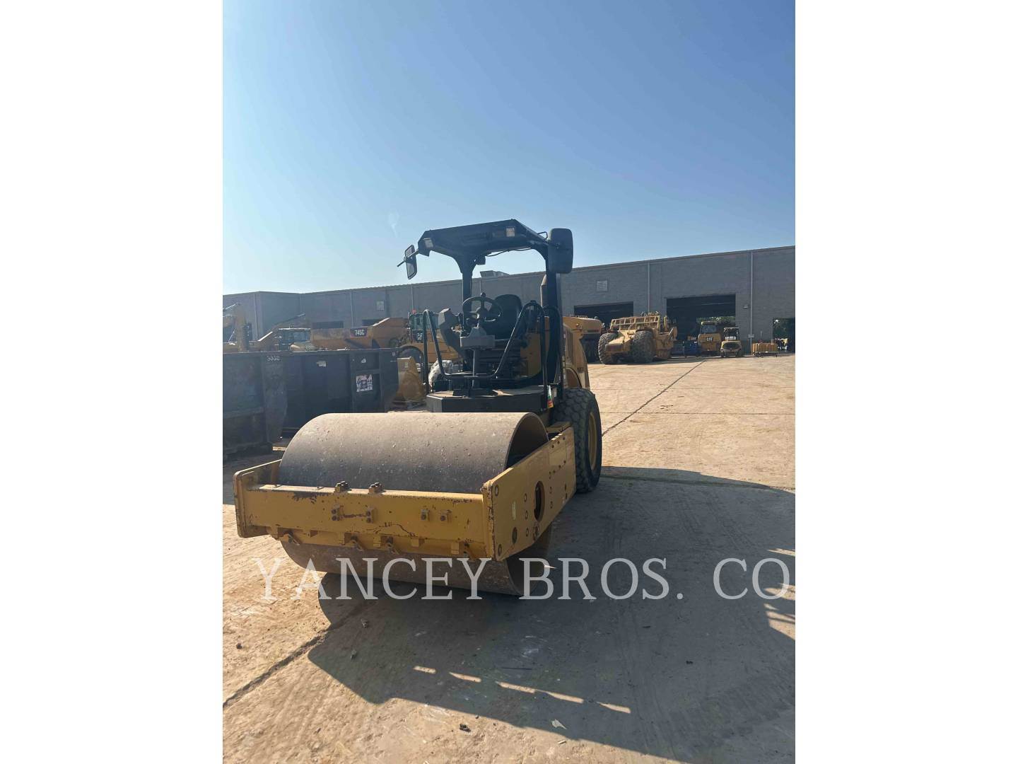 2016 Caterpillar CS44B Vibratory Soil Compactor For Sale, 1,538 Hours ...