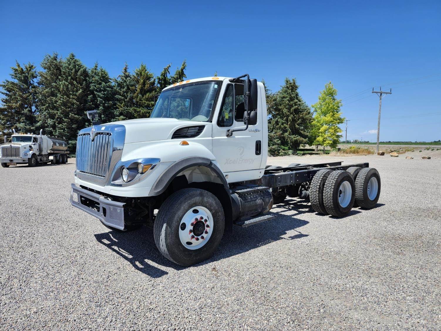 2009 International WorkStar 7600 Tandem Axle Cab & Chassis Truck ...