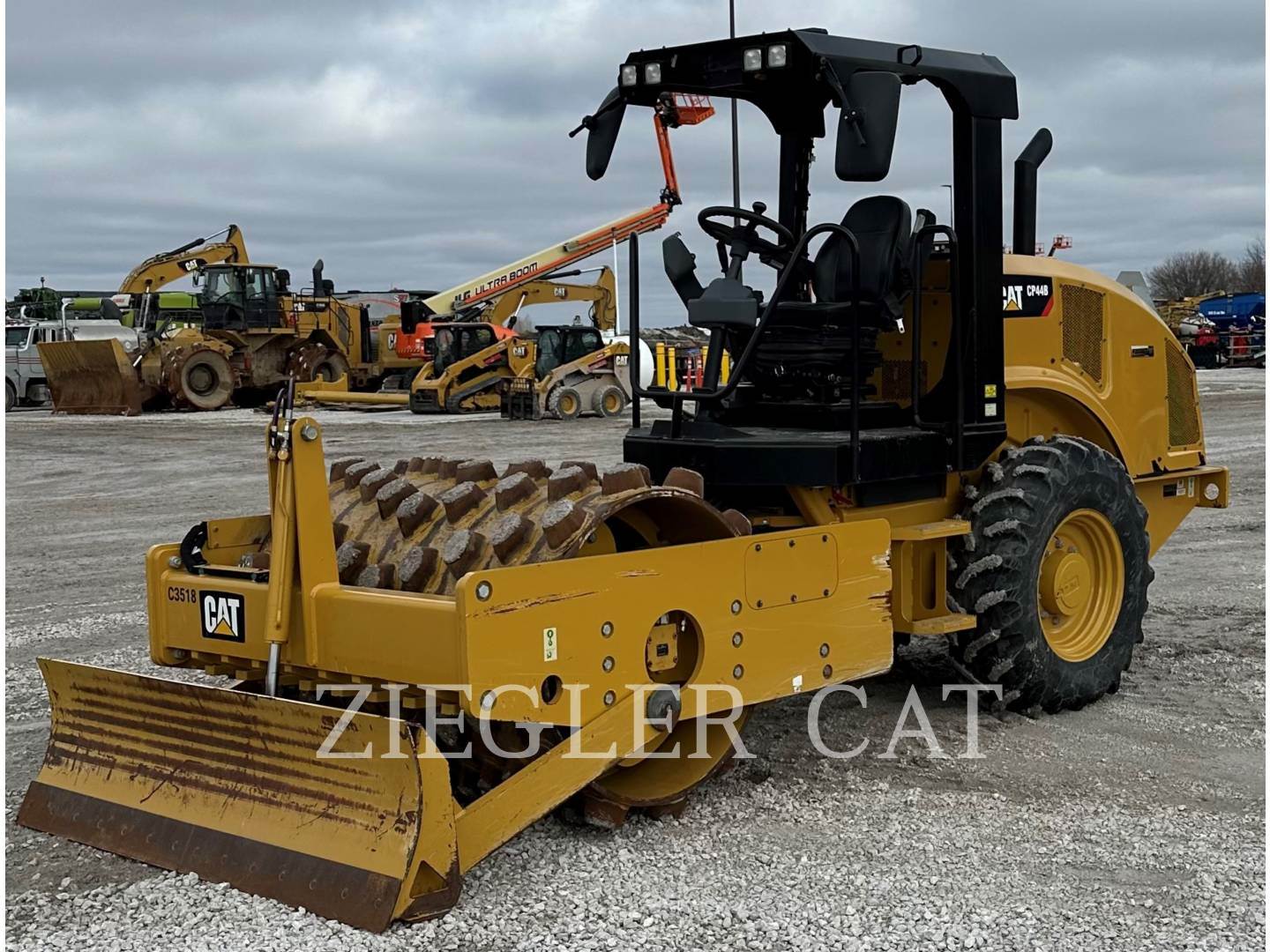 2020 Caterpillar CP44B Smooth Drum Roller Compactor For Sale, 452 Hours ...