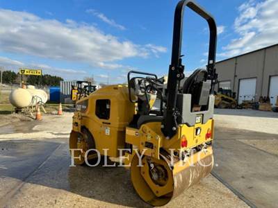 2019 Caterpillar CB24B Tandem Vibratory Roller Compactor For Sale, 563 ...