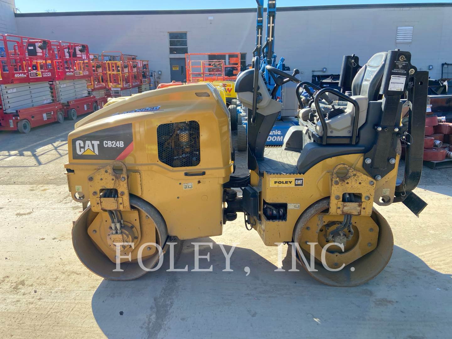 2018 Caterpillar CB24B Tandem Vibratory Roller Compactor For Sale ...