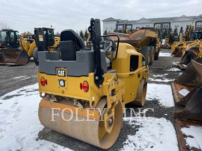 2017 Caterpillar CB34B Smooth Drum Roller Compactor For Sale, 2,255 ...