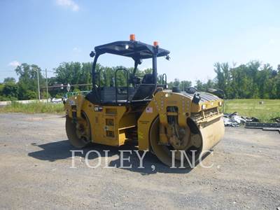 2017 Caterpillar CB64B Smooth Drum Roller Compactor For Sale, 1,629 ...