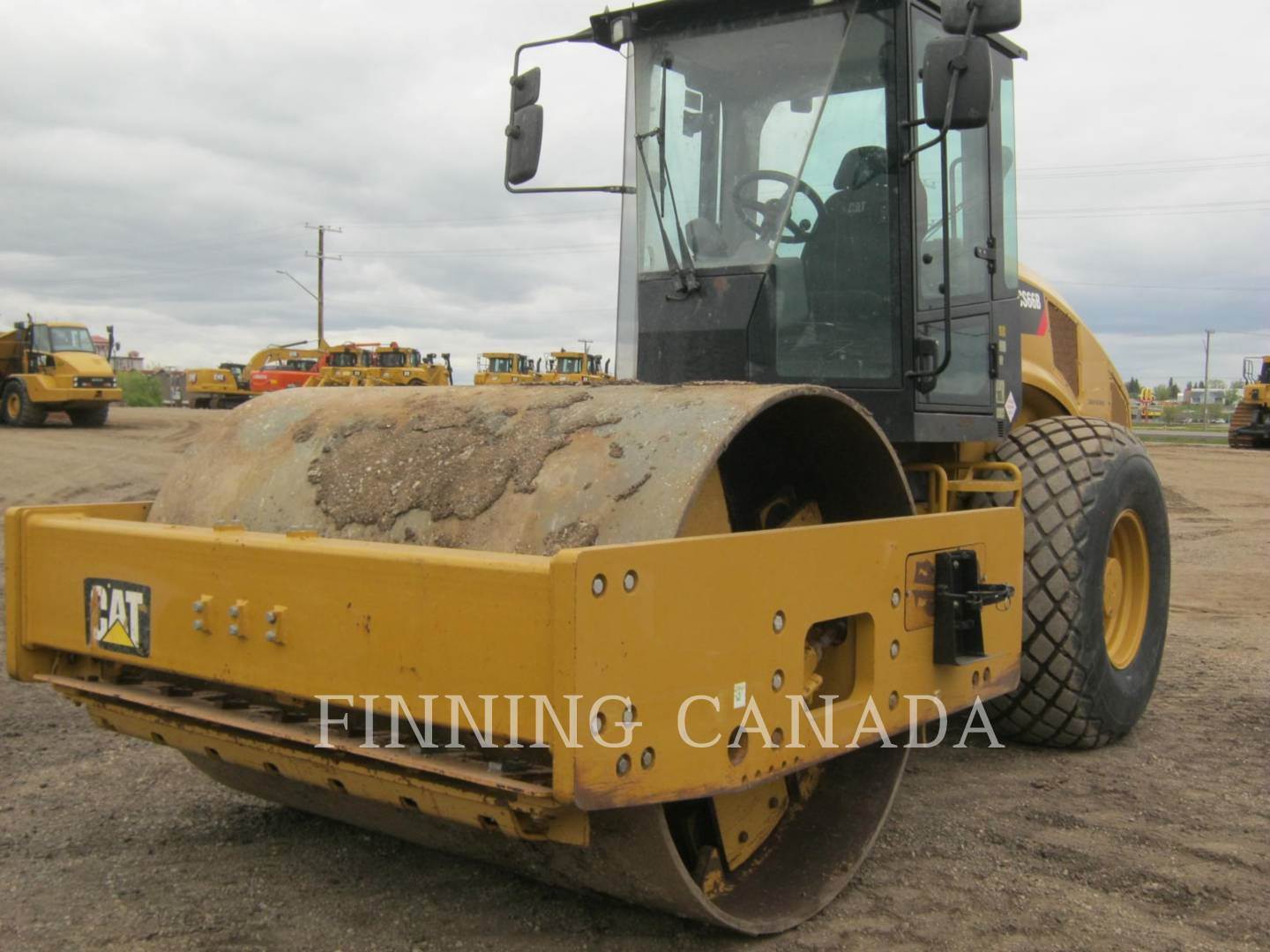 2015 Caterpillar CS66B Smooth Drum Roller Compactor For Sale, 2,450 ...