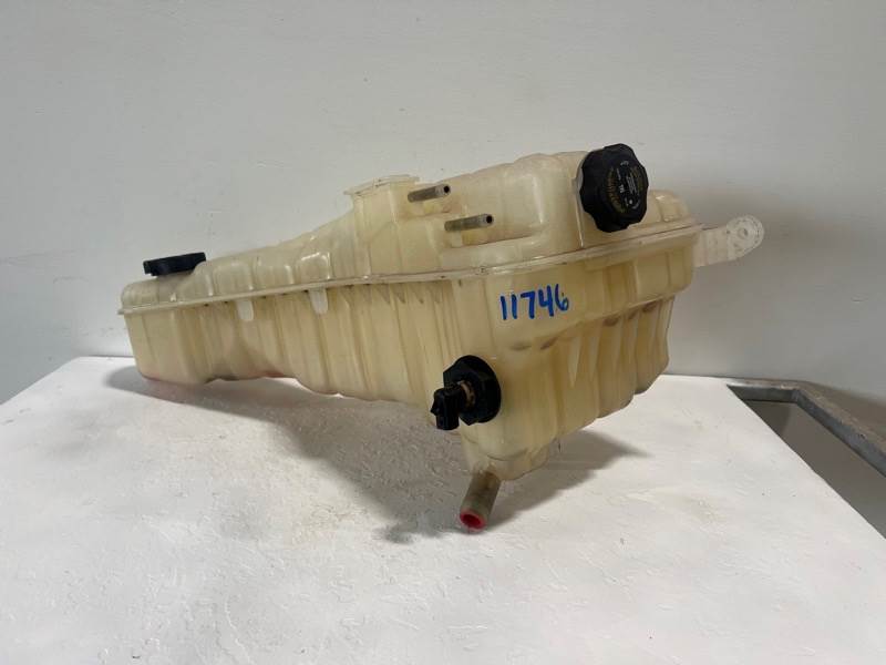 Used Freightliner Business Class M2 Coolant Reservoir w/ Caps (2 ...