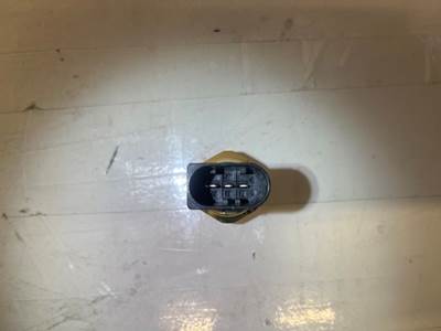 New Aftermarket Detroit Diesel DD15 Oil Pressure Sensor For Sale | Dorr ...