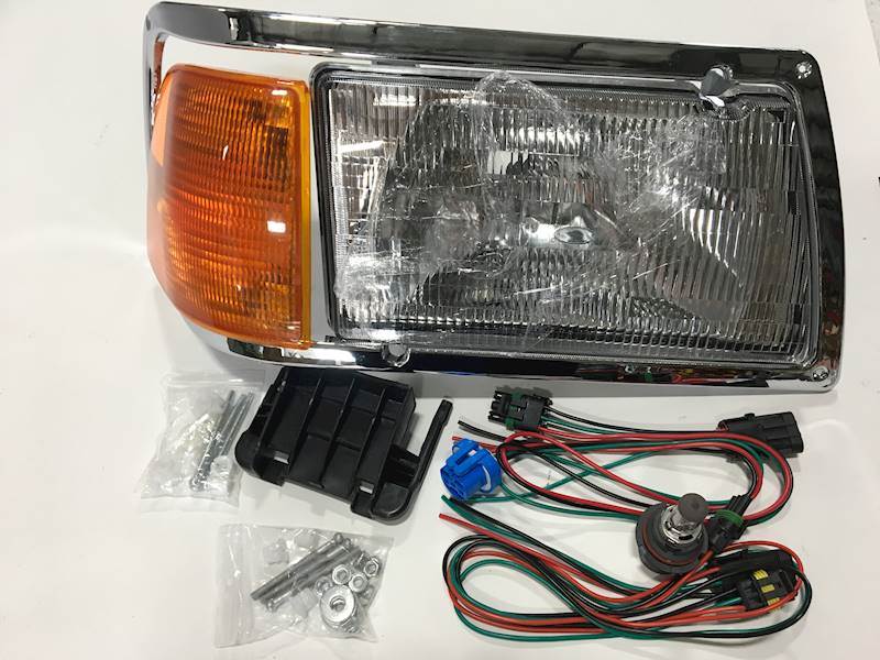 New Aftermarket Peterbilt 385 RH Headlight Assembly w/Chrome Bezel For ...