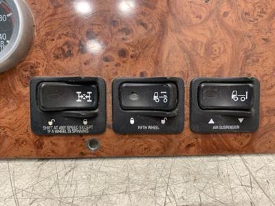 2006 Used Peterbilt 387 Gauge Panel For Sale | Dorr, MI | 1705006 ...