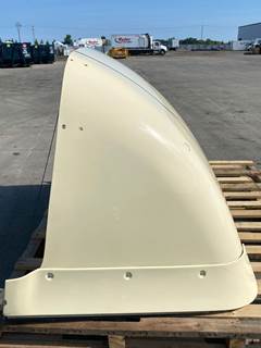 2014 Used Freightliner Cascadia Day Cab Wind Deflector For Sale | Dorr ...