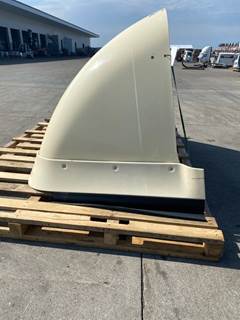 2014 Used Freightliner Cascadia Day Cab Wind Deflector For Sale | Dorr ...