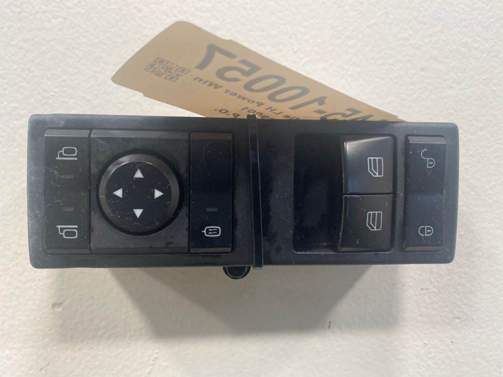 2019 Used Freightliner Cascadia LH Power Window Switch For Sale | Dorr ...