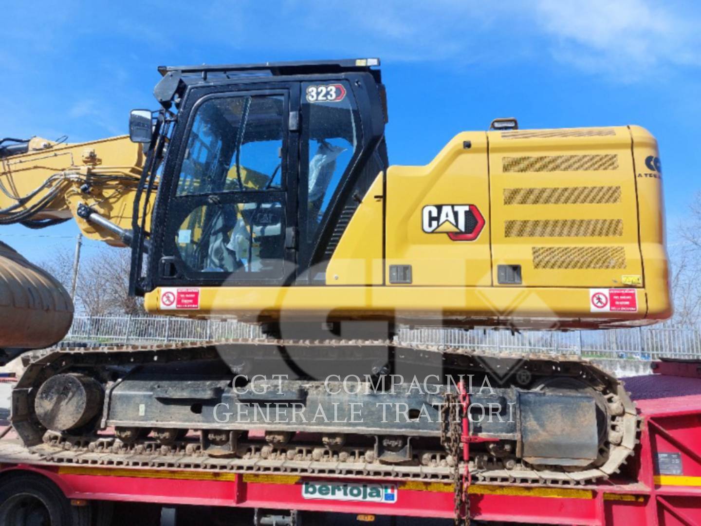 2022 Caterpillar 323 Excavator For Sale, 1,674 Hours | Verona, Italy ...