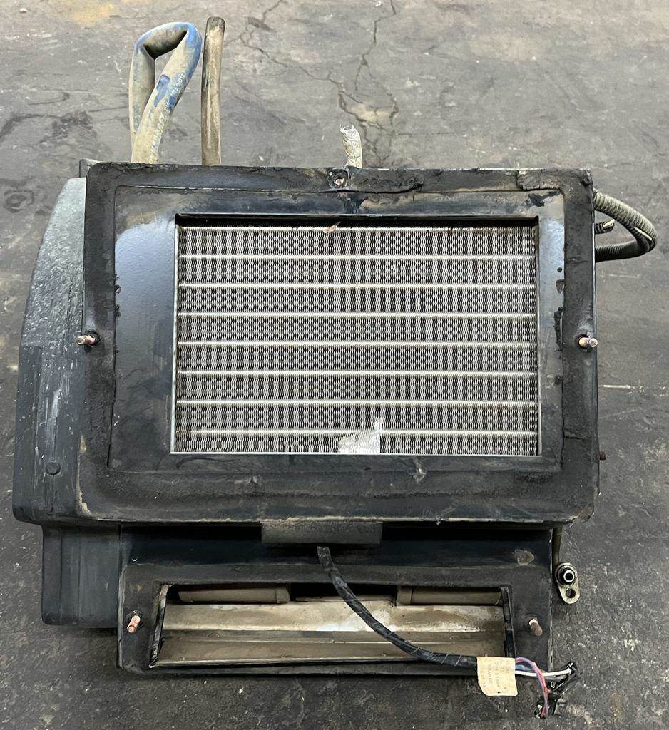 HVAC assembly pulled from a Kenworth W900. Assembly is in good used ...