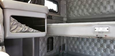2006 Kenworth T600 Cab Assembly for a Kenworth T6 Series For Sale ...