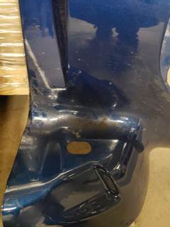 Left side cowl panel pulled from a 2018 Kenworth T680. Minor scuffing ...