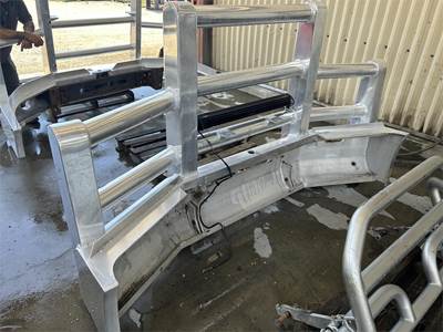 KENWORTH T800 CATTLE GUARD Front Bumper For Sale - Healdsburg, CA ...