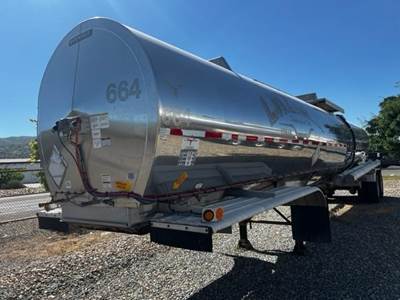 2011 Brenner Tandem Axle Stainless Steel Chemical / Acid Tank Trailer ...