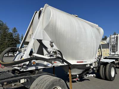 1995 Beall 550 CU. Dry Bulk / Pneumatic Tank Trailer For Sale ...