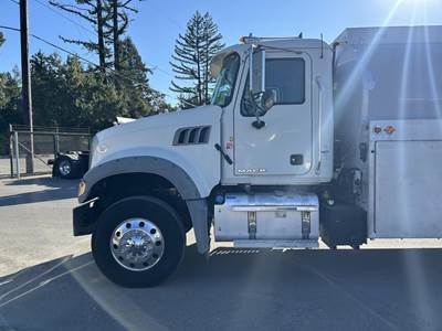 2015 Mack Granite GU432 2800 Gallon Gasoline / Fuel Truck - Cummins ...