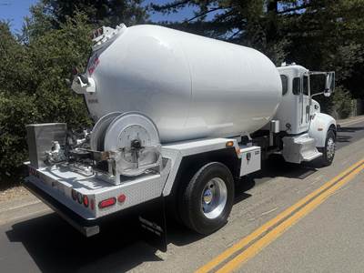 2016 Peterbilt 337 3200 Gallon Propane Truck - Paccar 300HP, Automatic ...