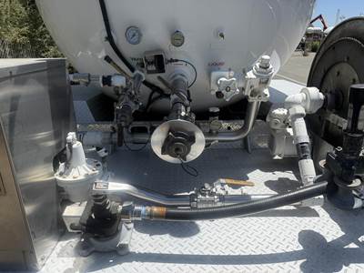 2016 Peterbilt 337 3200 Gallon Propane Truck - Paccar 300HP, Automatic ...