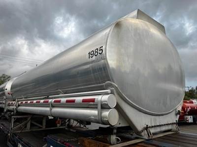 1999 Beall 4500 Gallon Single Compartment Aluminum Truck Tank, Model ...