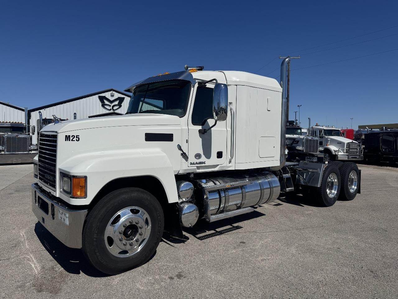 2018 Mack Pinnacle CHU613 Sleeper Semi Truck - 50" Flat Top Sleeper ...