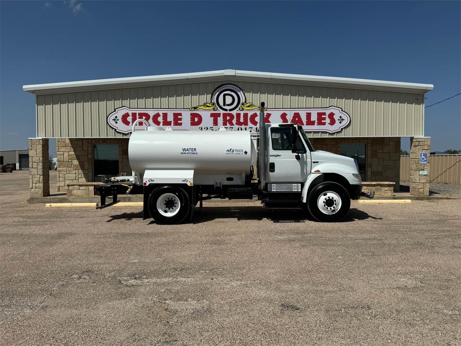 2012 International DuraStar 4400 2000 Gallon Water Truck - MAXXFORCE 9 ...