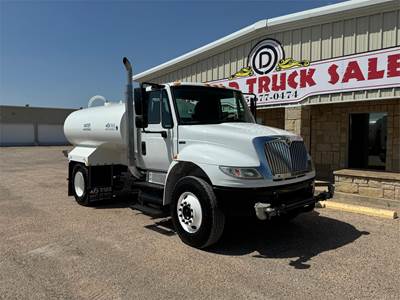 2012 International DuraStar 4400 2000 Gallon Water Truck - MAXXFORCE 9 ...