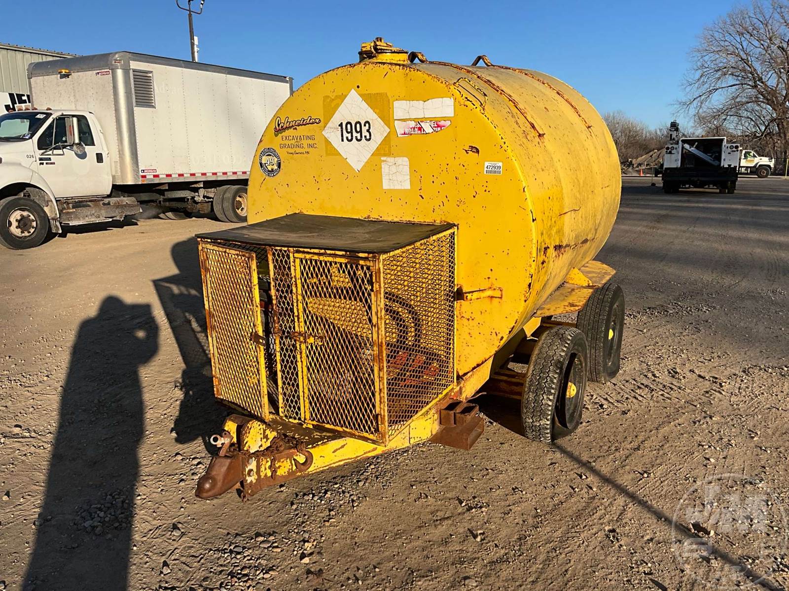 PULL BEHIND SINGLE COMPARTMENT STEEL FUEL TRAILER Tank For Sale ...
