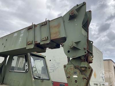 1989 HSHMC-25 MILITARY Truck-Mounted Boom / Crane For Sale | Brooklyn ...