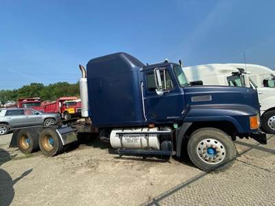 2000 Mack CH600 Sleeper Semi Truck - E7 For Sale | Canton, OH | 127718 ...