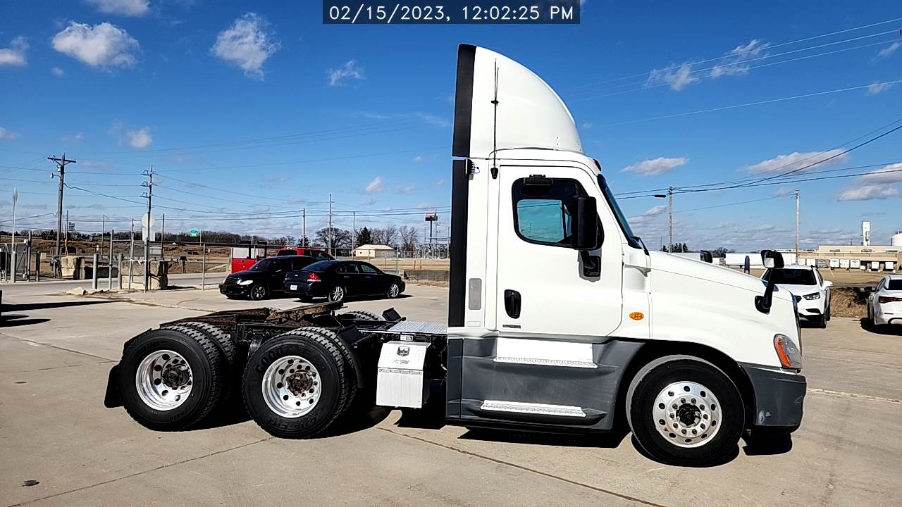 2018 Freightliner Cascadia Day Cab Truck - Detroit 400HP, Automatic For ...