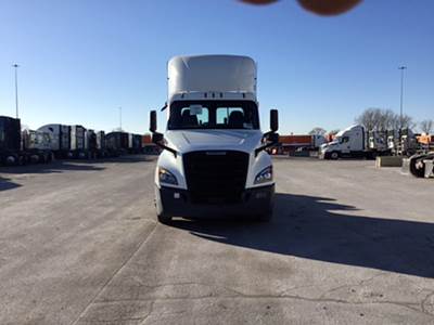 2019 Freightliner Day Cab Truck - Detroit, Automatic For Sale, 326,259 ...