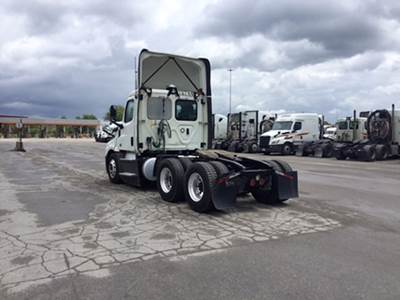 2019 Freightliner Cascadia Day Cab Truck - Detroit, Automatic For Sale ...