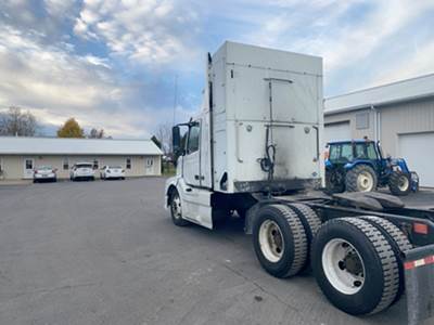 2016 Volvo VNL300 Day Cab Truck - Cummins, Automatic, CNG For Sale ...