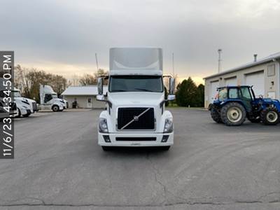 2016 Volvo VNL300 Day Cab Truck - Cummins 400HP, Automatic, CNG For ...