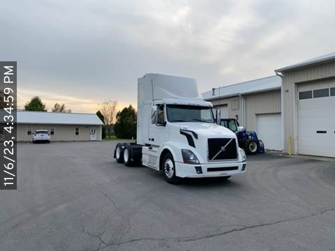 2016 Volvo VNL300 Day Cab Truck - Cummins 400HP, Automatic, CNG For ...