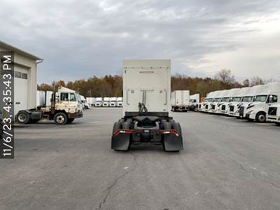2016 Volvo VNL300 Day Cab Truck - Cummins 400HP, Automatic, CNG For ...