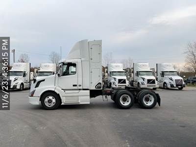 2016 Volvo VNL300 Day Cab Truck - Cummins 400HP, Automatic, CNG For ...