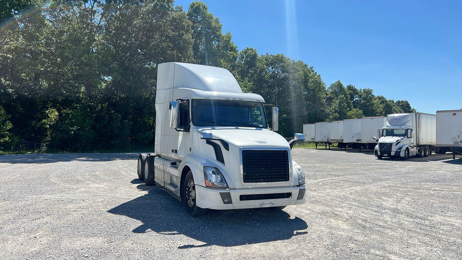 2016 Volvo VNL740 Sleeper Semi Truck, Volvo D-13, Automatic For Sale ...