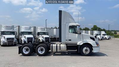 2014 Volvo VNL300 Day Cab Truck, Volvo D-13, 405HP, Automatic For Sale ...