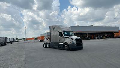 2021 Freightliner Cascadia - 72" Raised Roof Double Bunk Sleeper ...