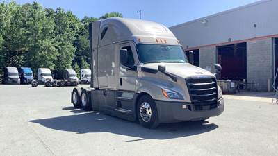 2021 Freightliner Cascadia - 72" Raised Roof Double Bunk Sleeper ...