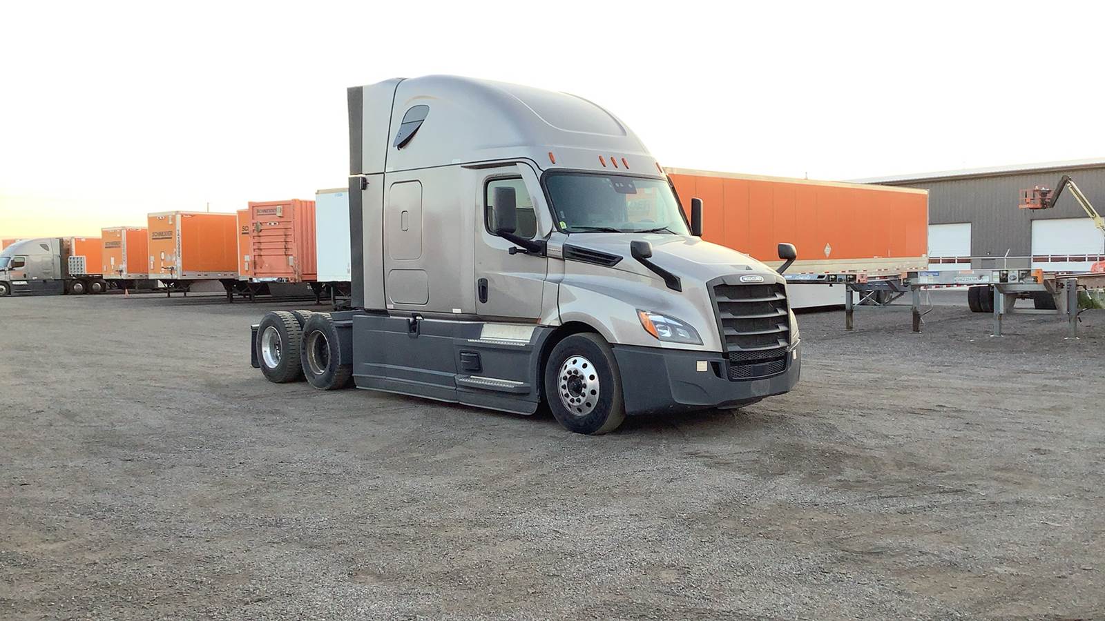 2021 Freightliner Cascadia - 72" Raised Roof Double Bunk Sleeper ...