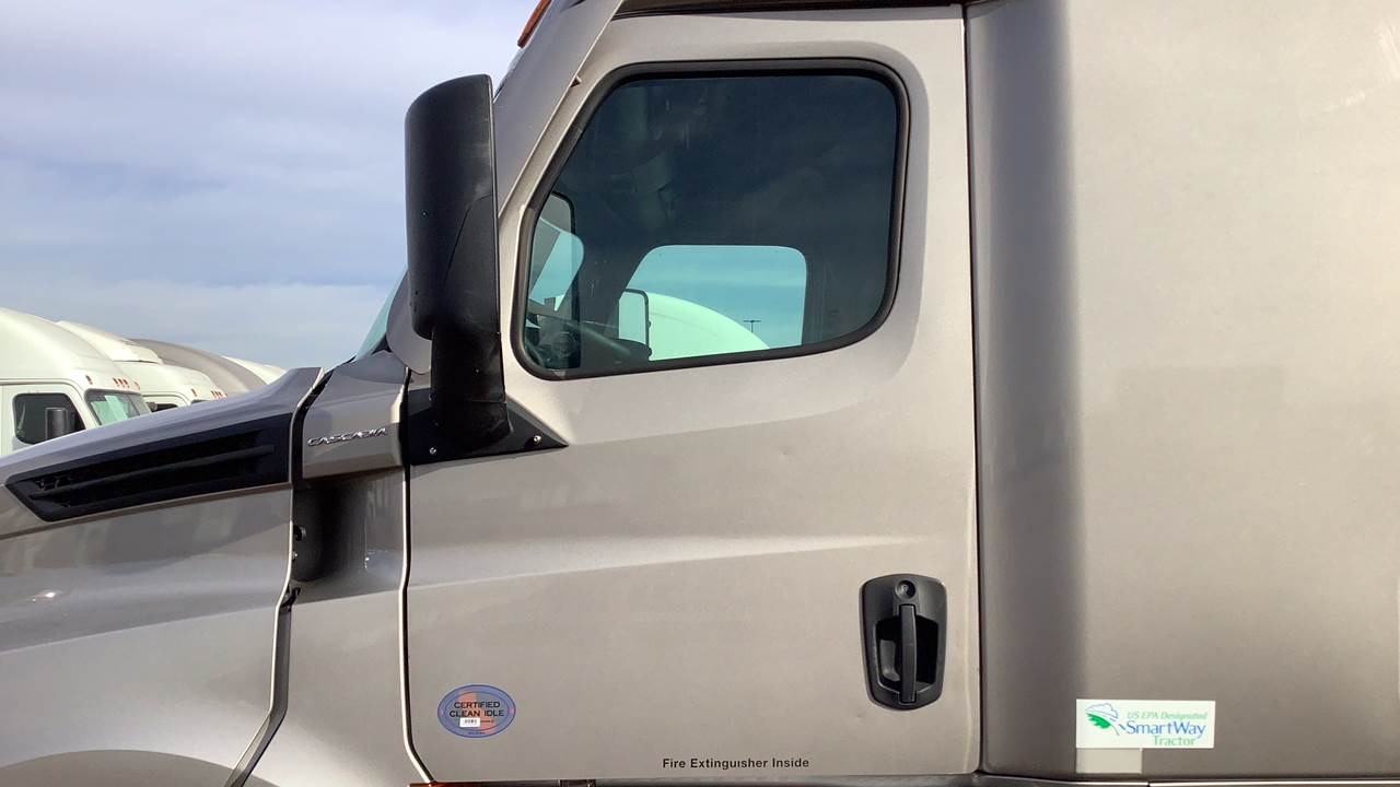 2021 Freightliner Cascadia Sleeper Semi Truck - 72" Raised Roof ...