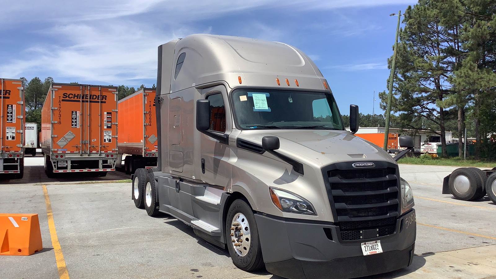 2020 Freightliner Cascadia Sleeper Semi Truck - 72" Raised Roof ...